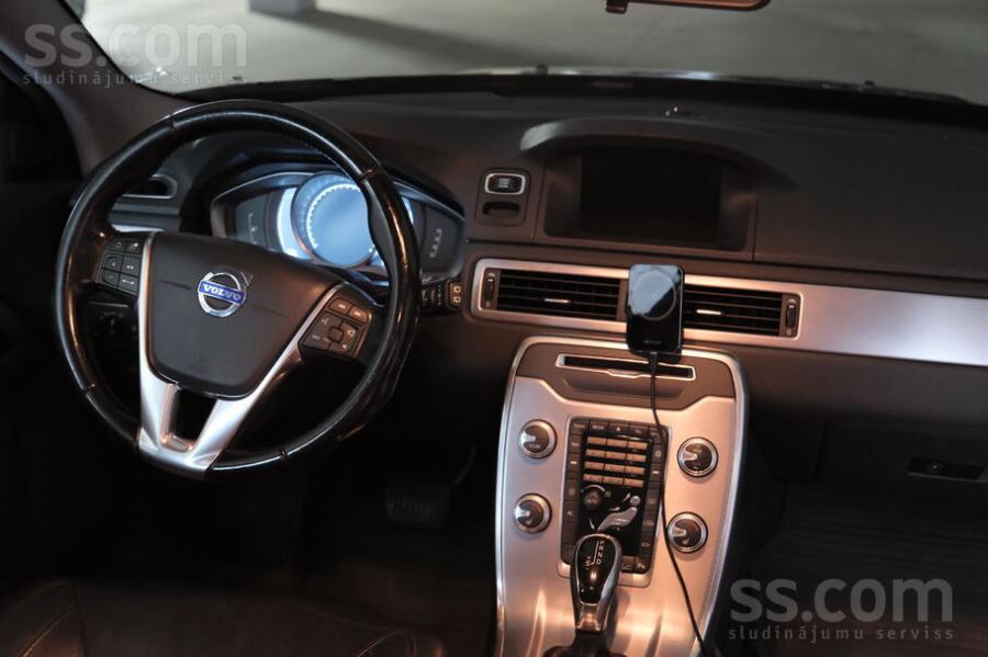 Melns Volvo V70 2016 Rīga, ar dzinēja tilpumu 2.00 L un nobraukumu 230 tūkst. km par 7500 €, foto 8 vietnē AUTOMOTO.COM.LV