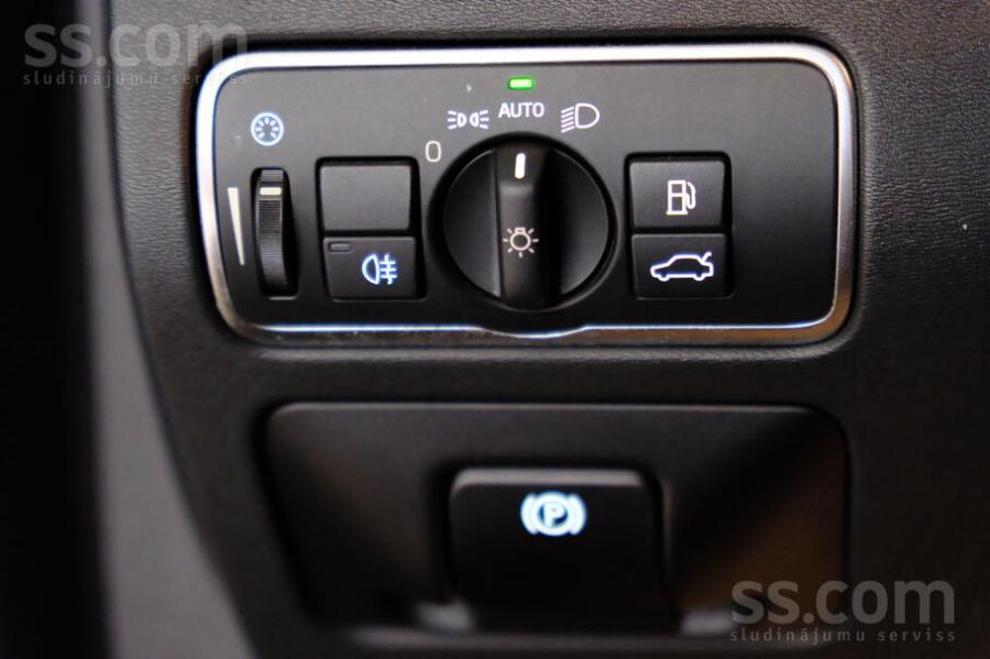 Melns Volvo V70 2016 Rīga, ar dzinēja tilpumu 2.00 L un nobraukumu 230 tūkst. km par 7500 €, foto 12 vietnē AUTOMOTO.COM.LV