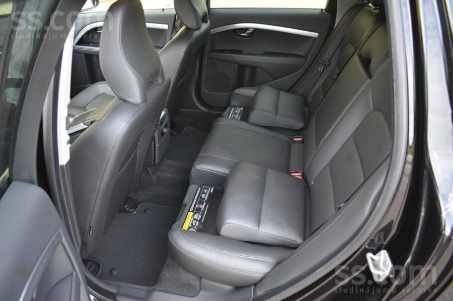 Melns Volvo V70 2016 Talsi, ar dzinēja tilpumu 2.00 L un nobraukumu 153 tūkst. km par 9500 €, foto 10 vietnē AUTOMOTO.COM.LV