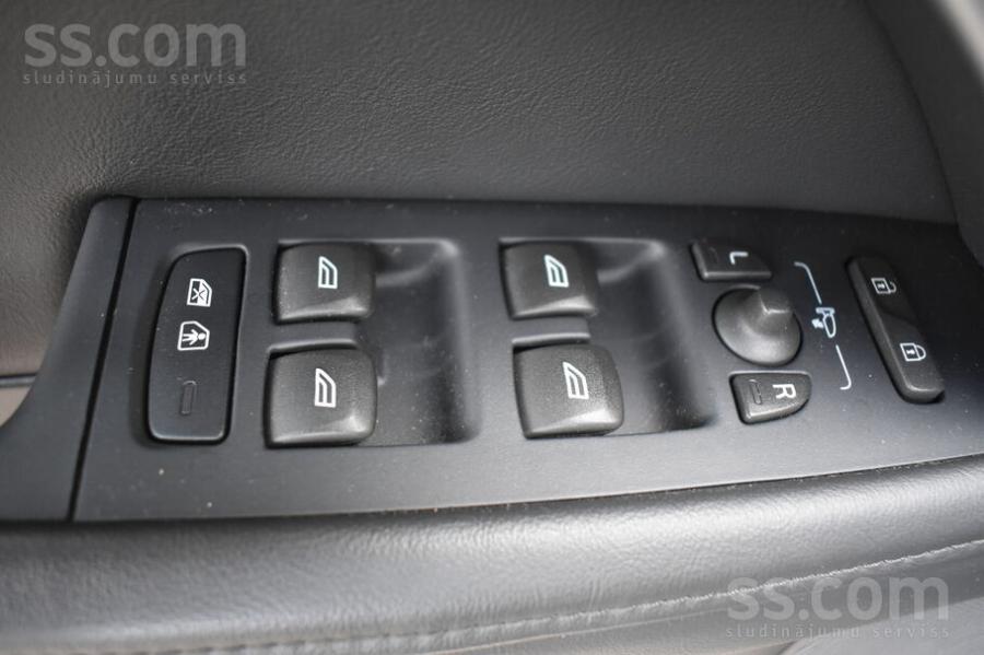 Melns Volvo V70 2016 Talsi, ar dzinēja tilpumu 2.00 L un nobraukumu 153 tūkst. km par 9500 €, foto 14 vietnē AUTOMOTO.COM.LV