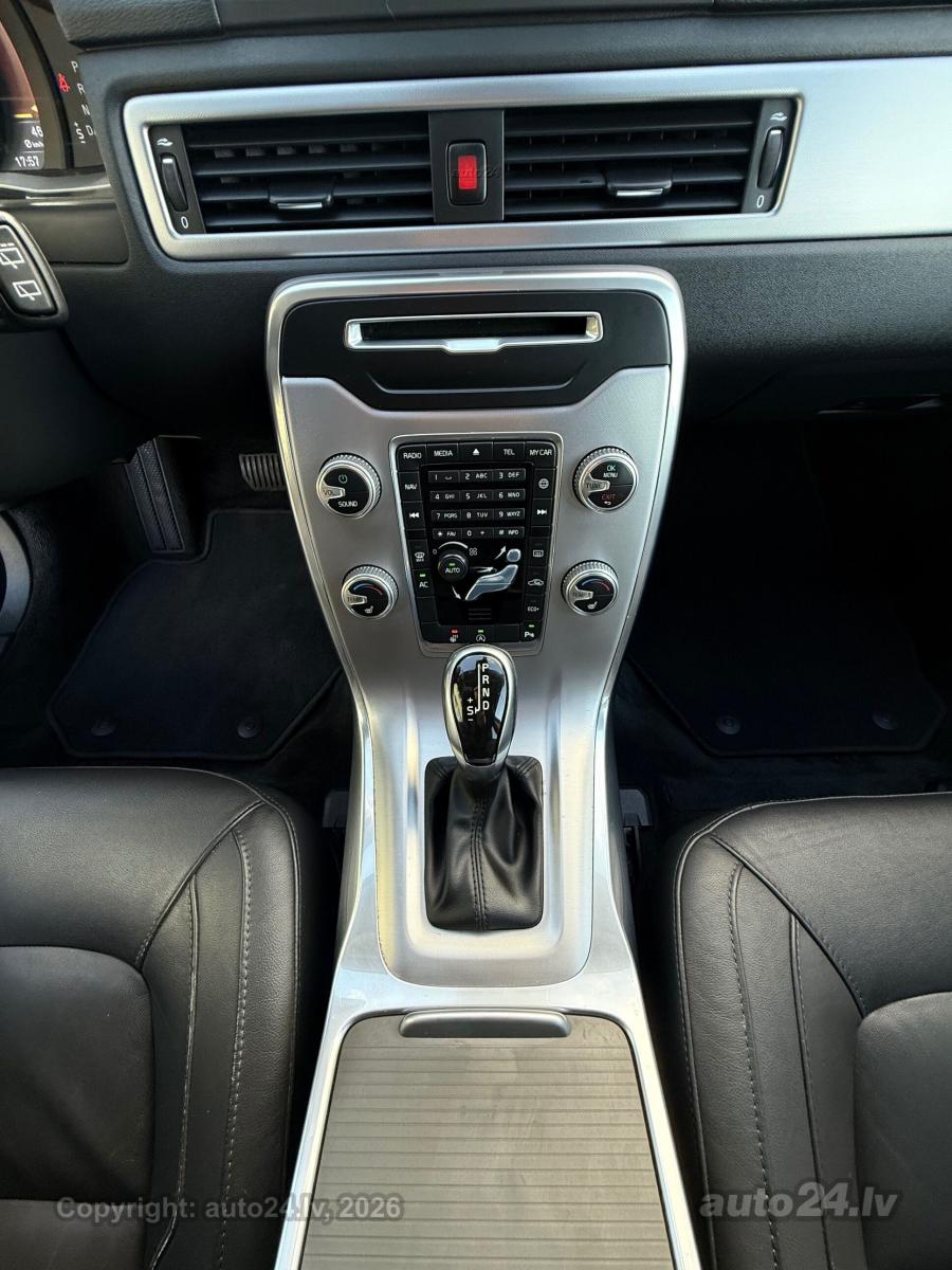 Melns Volvo V70 2016 Tartu, ar dzinēja tilpumu 2.00 L un nobraukumu 214 tūkst. km par 9499 €, foto 11 vietnē AUTOMOTO.COM.LV