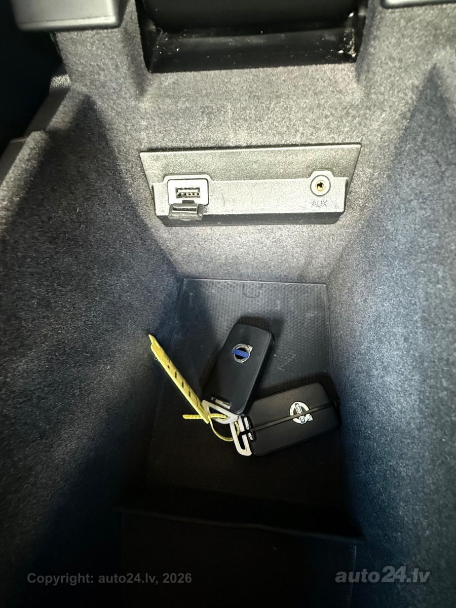 Melns Volvo V70 2016 Tartu, ar dzinēja tilpumu 2.00 L un nobraukumu 214 tūkst. km par 9499 €, foto 13 vietnē AUTOMOTO.COM.LV