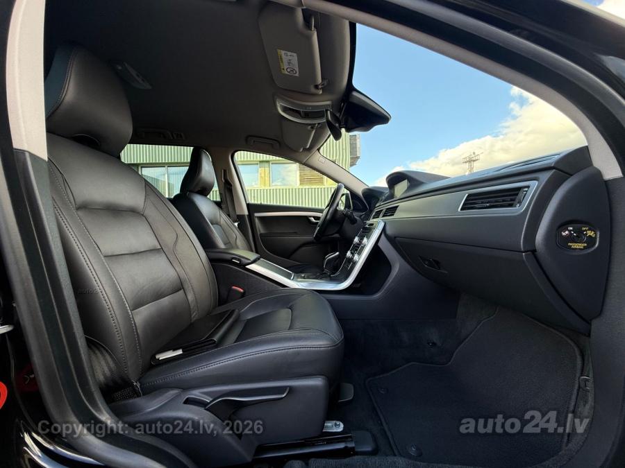 Melns Volvo V70 2016 Tartu, ar dzinēja tilpumu 2.00 L un nobraukumu 214 tūkst. km par 9499 €, foto 18 vietnē AUTOMOTO.COM.LV