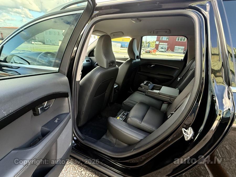 Melns Volvo V70 2016 Tartu, ar dzinēja tilpumu 2.00 L un nobraukumu 214 tūkst. km par 9499 €, foto 20 vietnē AUTOMOTO.COM.LV