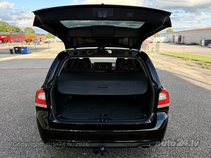 Melns Volvo V70 2016 Tartu, ar dzinēja tilpumu 2.00 L un nobraukumu 214 tūkst. km par 9499 €, foto 23 vietnē AUTOMOTO.COM.LV