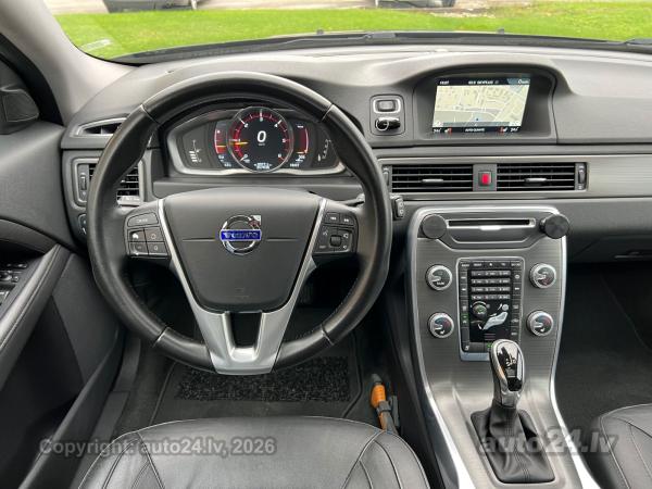 Black Volvo V70 2016 in Paide, with an engine capacity of 2.00 L and mileage of 258 thousand km for 9999 €, photo 10 on AUTOMOTO.COM.LV