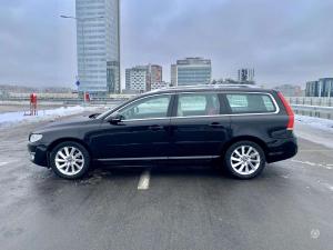 Melns Volvo V70 2017 Viļņa, ar dzinēja tilpumu 1.97 L un nobraukumu 308 tūkst. km par 8900 €, foto 2 vietnē AUTOMOTO.COM.LV