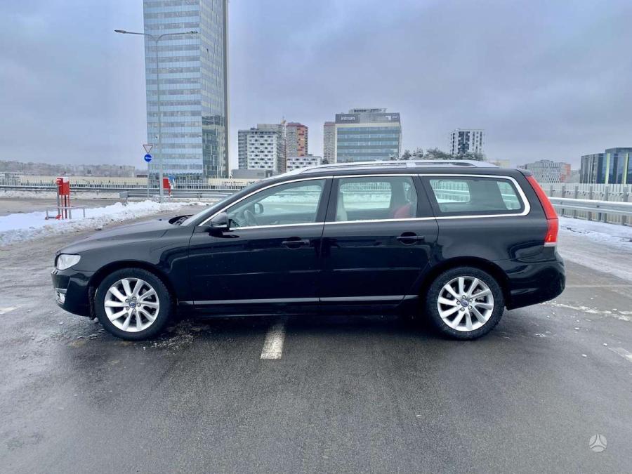 Melns Volvo V70 2017 Viļņa, ar dzinēja tilpumu 1.97 L un nobraukumu 308 tūkst. km par 8900 €, foto 2 vietnē AUTOMOTO.COM.LV