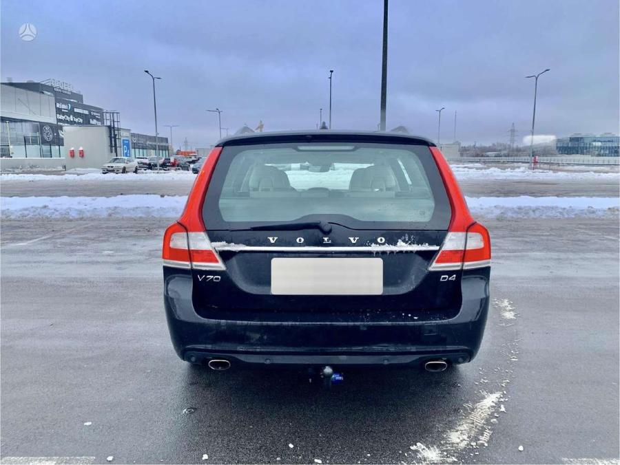 Melns Volvo V70 2017 Viļņa, ar dzinēja tilpumu 1.97 L un nobraukumu 308 tūkst. km par 8900 €, foto 24 vietnē AUTOMOTO.COM.LV