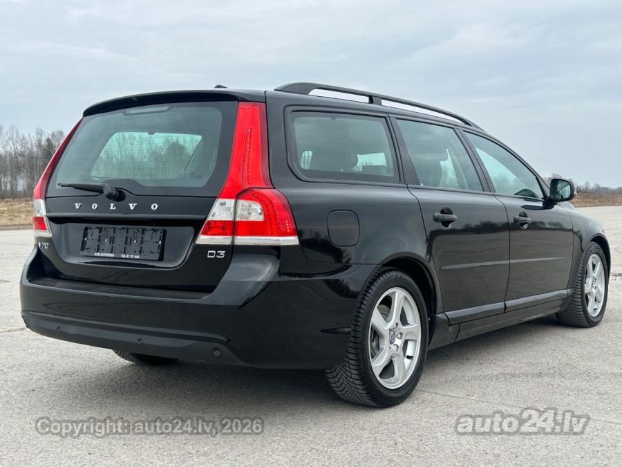 Black Volvo V70 2017 in Tartu, with an engine capacity of 2.00 L and mileage of 235 thousand km for 9950 €, photo 1 on AUTOMOTO.COM.LV