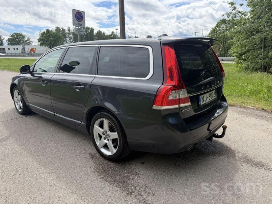 Melns Volvo V70 2017 Rīga, ar dzinēja tilpumu 2.00 L un nobraukumu 280 tūkst. km par 9500 €, foto 5 vietnē AUTOMOTO.COM.LV