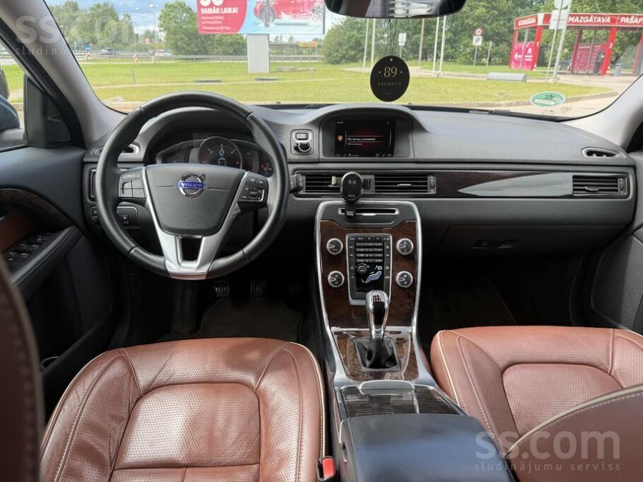 Melns Volvo V70 2017 Rīga, ar dzinēja tilpumu 2.00 L un nobraukumu 280 tūkst. km par 9500 €, foto 8 vietnē AUTOMOTO.COM.LV