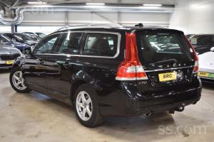 Black Volvo V70 2017 in Riga, with an engine capacity of 2.00 L and mileage of 370 thousand km for 7500 €, photo 3 on AUTOMOTO.COM.LV