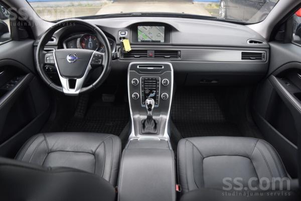 Black Volvo V70 2017 in Riga, with an engine capacity of 2.00 L and mileage of 370 thousand km for 7500 €, photo 5 on AUTOMOTO.COM.LV