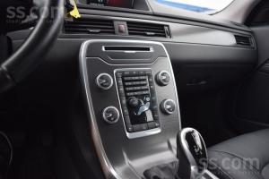 Black Volvo V70 2017 in Riga, with an engine capacity of 2.00 L and mileage of 370 thousand km for 7500 €, photo 6 on AUTOMOTO.COM.LV