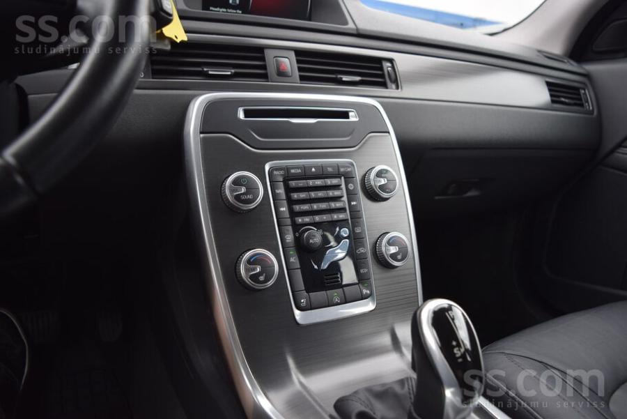 Black Volvo V70 2017 in Riga, with an engine capacity of 2.00 L and mileage of 370 thousand km for 7500 €, photo 6 on AUTOMOTO.COM.LV