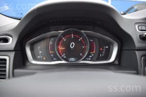 Black Volvo V70 2017 in Riga, with an engine capacity of 2.00 L and mileage of 370 thousand km for 7500 €, photo 9 on AUTOMOTO.COM.LV