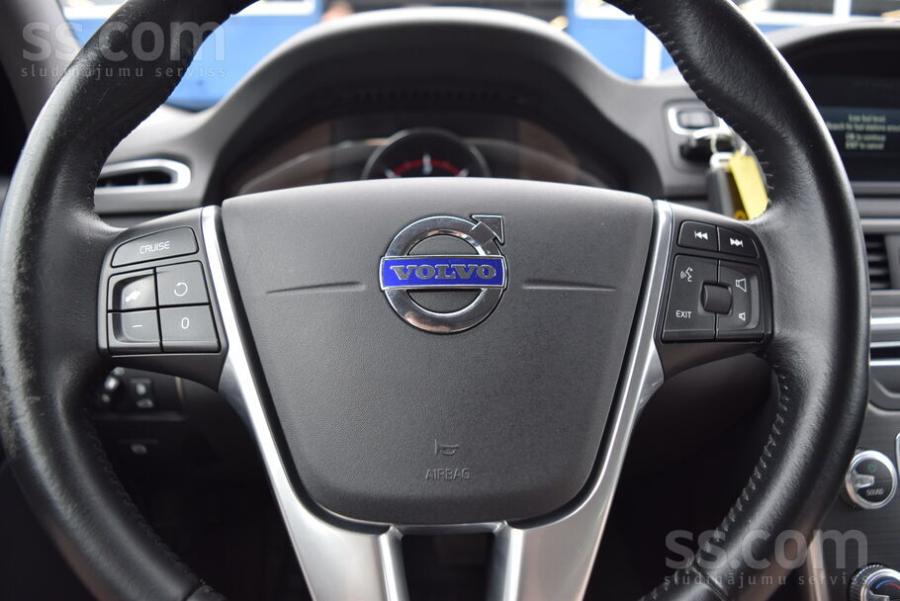 Black Volvo V70 2017 in Riga, with an engine capacity of 2.00 L and mileage of 370 thousand km for 7500 €, photo 10 on AUTOMOTO.COM.LV