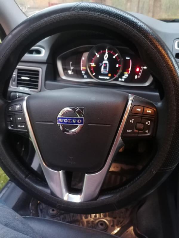 Melns Volvo V70 2017 Tallina, ar dzinēja tilpumu 2.00 L un nobraukumu 260 tūkst. km par 9800 €, foto 3 vietnē AUTOMOTO.COM.LV