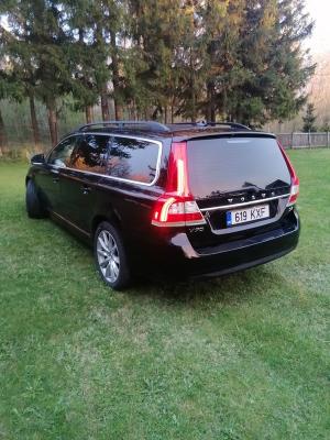 Black Volvo V70 2017 in Tallinn, with an engine capacity of 2.00 L and mileage of 250 thousand km for 8900 €, photo 13 on AUTOMOTO.COM.LV