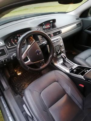 Black Volvo V70 2017 in Tallinn, with an engine capacity of 2.00 L and mileage of 250 thousand km for 8900 €, photo 17 on AUTOMOTO.COM.LV