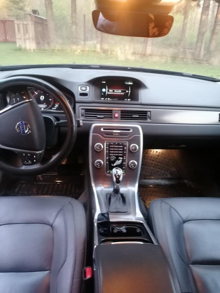 Black Volvo V70 2017 in Tallinn, with an engine capacity of 2.00 L and mileage of 250 thousand km for 8900 €, photo 19 on AUTOMOTO.COM.LV