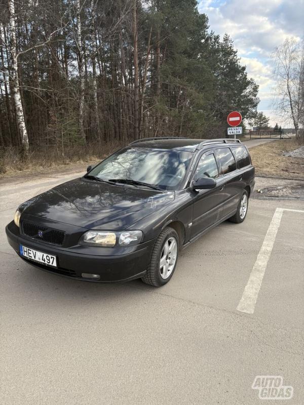 Black Volvo V70 2023 in Vilnius, with an engine capacity of 2.40 L and mileage of 427 thousand km for 930 €, photo 3 on AUTOMOTO.COM.LV