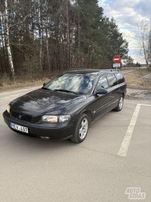 Melns Volvo V70 2023 Viļņa, ar dzinēja tilpumu 2.40 L un nobraukumu 427 tūkst. km par 930 €, foto 4 vietnē AUTOMOTO.COM.LV