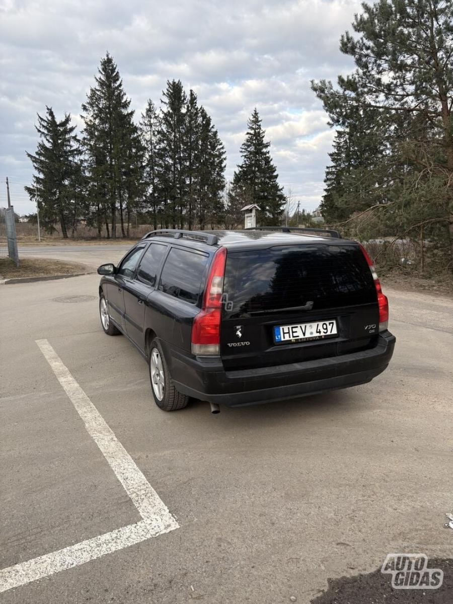 Melns Volvo V70 2023 Viļņa, ar dzinēja tilpumu 2.40 L un nobraukumu 427 tūkst. km par 930 €, foto 5 vietnē AUTOMOTO.COM.LV