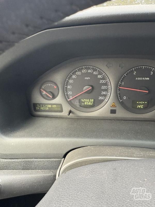 Black Volvo V70 2023 in Vilnius, with an engine capacity of 2.40 L and mileage of 427 thousand km for 930 €, photo 9 on AUTOMOTO.COM.LV