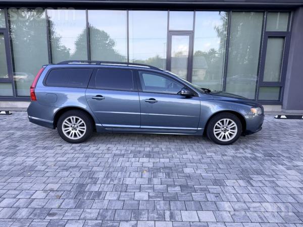 Volvo V70 2012 Rīga vietnē Zils Volvo V70 2012 Rīga, ar dzinēja tilpumu 2.00 L un nobraukumu 259 tūkst. km par 3900 €, foto 3 vietnē AUTOMOTO.COM.LV