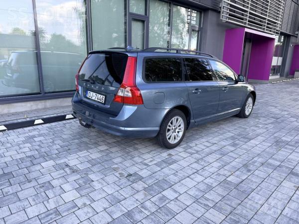 Volvo V70 2012 Rīga vietnē Zils Volvo V70 2012 Rīga, ar dzinēja tilpumu 2.00 L un nobraukumu 259 tūkst. km par 3900 €, foto 6 vietnē AUTOMOTO.COM.LV