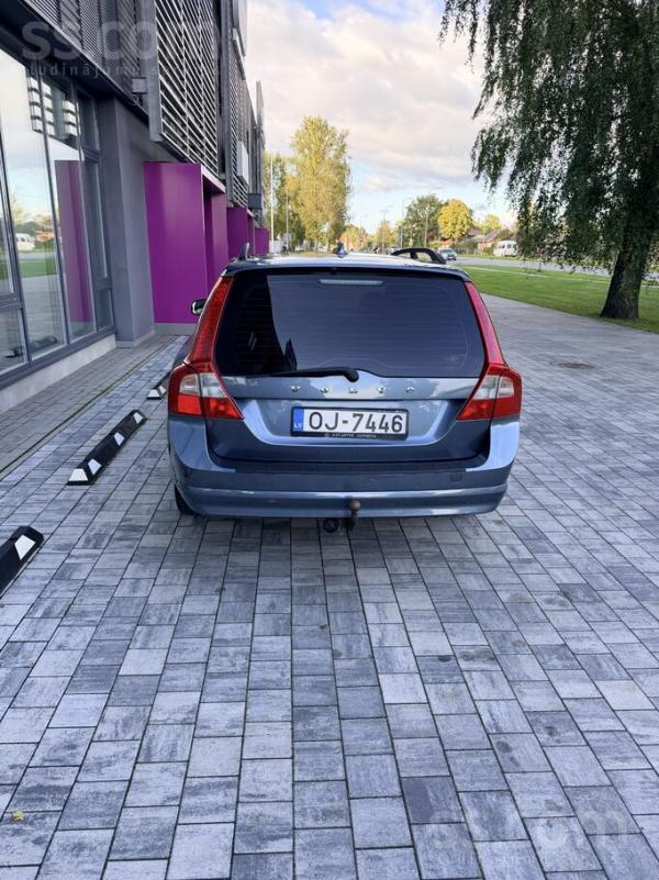 Volvo V70 2012 Rīga vietnē Zils Volvo V70 2012 Rīga, ar dzinēja tilpumu 2.00 L un nobraukumu 259 tūkst. km par 3900 €, foto 7 vietnē AUTOMOTO.COM.LV