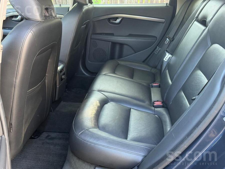 Blue Volvo V70 2015 in Riga, with an engine capacity of 1.60 L and mileage of 171 thousand km for 6999 €, photo 13 on AUTOMOTO.COM.LV