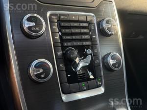 Blue Volvo V70 2015 in Riga, with an engine capacity of 1.60 L and mileage of 171 thousand km for 6999 €, photo 16 on AUTOMOTO.COM.LV