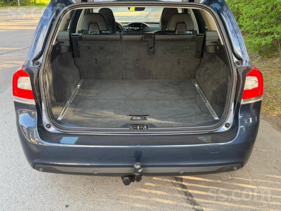 Blue Volvo V70 2015 in Riga, with an engine capacity of 1.60 L and mileage of 171 thousand km for 6999 €, photo 26 on AUTOMOTO.COM.LV