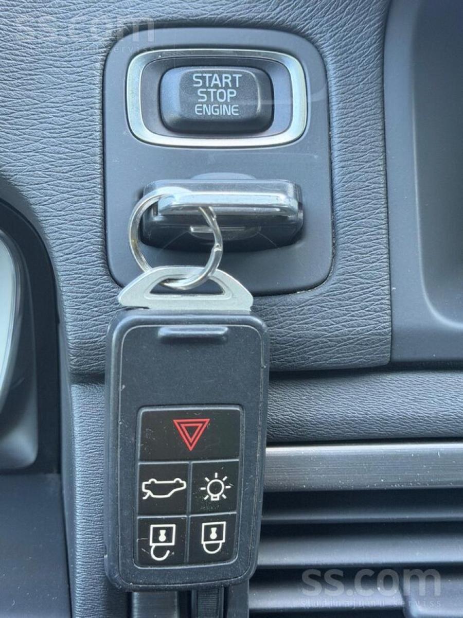 Blue Volvo V70 2015 in Riga, with an engine capacity of 1.60 L and mileage of 171 thousand km for 6999 €, photo 34 on AUTOMOTO.COM.LV