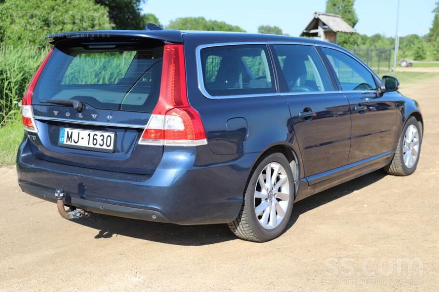 Zils Volvo V70 2015 Ogre, ar dzinēja tilpumu 1.60 L un nobraukumu 293 tūkst. km par 5800 €, foto 4 vietnē AUTOMOTO.COM.LV