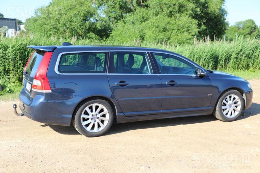 Zils Volvo V70 2015 Ogre, ar dzinēja tilpumu 1.60 L un nobraukumu 293 tūkst. km par 5800 €, foto 14 vietnē AUTOMOTO.COM.LV