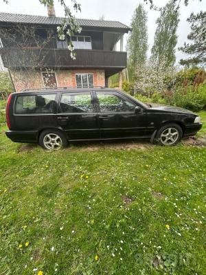 Blue Volvo V70 1998 in Riga, with an engine capacity of 2.40 L and mileage of 300 thousand km for 500 €, photo 3 on AUTOMOTO.COM.LV