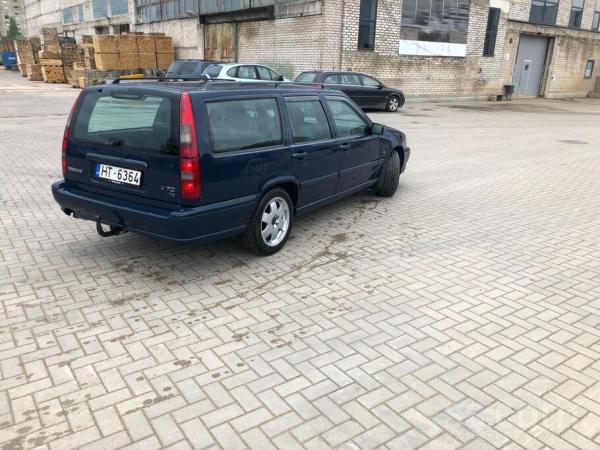 Blue Volvo V70 1997 in Rezekne, with an engine capacity of 2.50 L and mileage of 357 thousand km for 900 €, photo 3 on AUTOMOTO.COM.LV