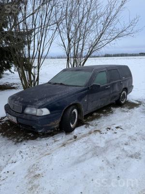 Blue Volvo V70 1997 in Tukums, with an engine capacity of 2.40 L and mileage of 387 thousand km for 700 €, photo  on AUTOMOTO.COM.LV