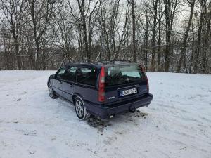 Blue Volvo V70 1998 in Kaunas, with an engine capacity of 2.46 L and mileage of 438 thousand km for 800 €, photo 4 on AUTOMOTO.COM.LV