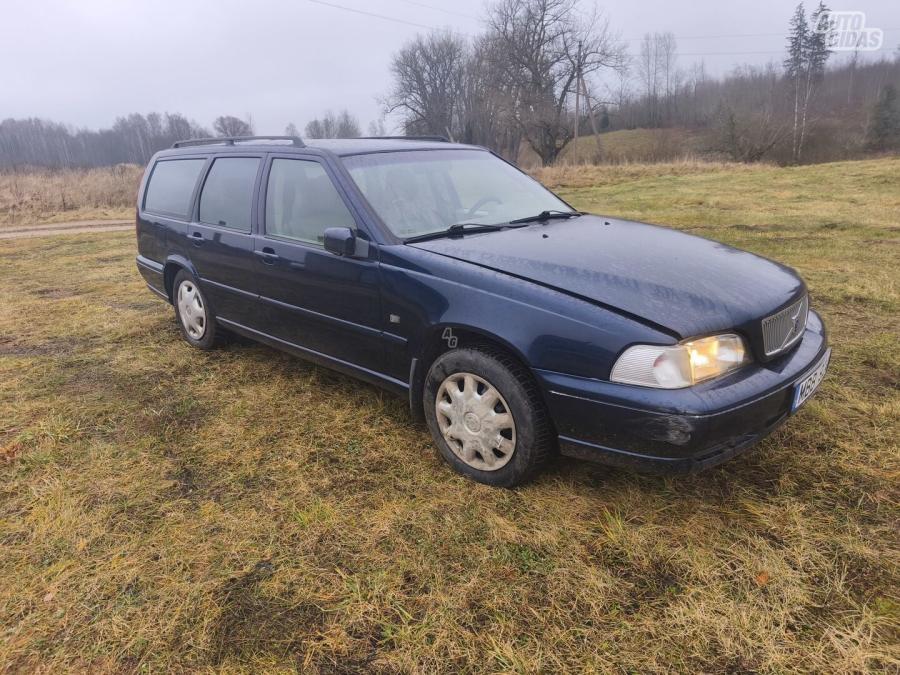 Blue Volvo V70 1998 in Ignalina, with an engine capacity of 2.50 L and mileage of 378 thousand km for 550 €, photo 2 on AUTOMOTO.COM.LV