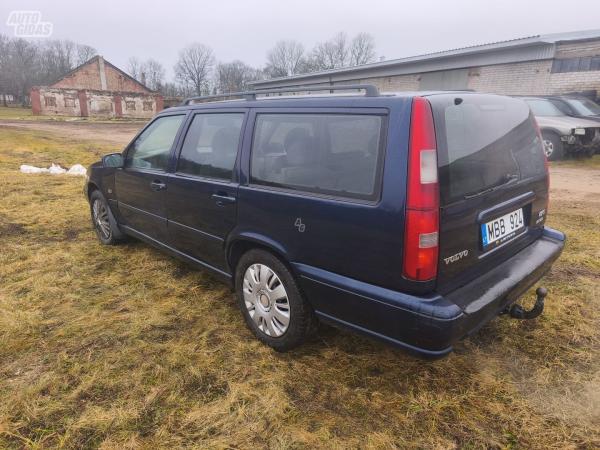 Blue Volvo V70 1998 in Ignalina, with an engine capacity of 2.50 L and mileage of 378 thousand km for 550 €, photo 3 on AUTOMOTO.COM.LV