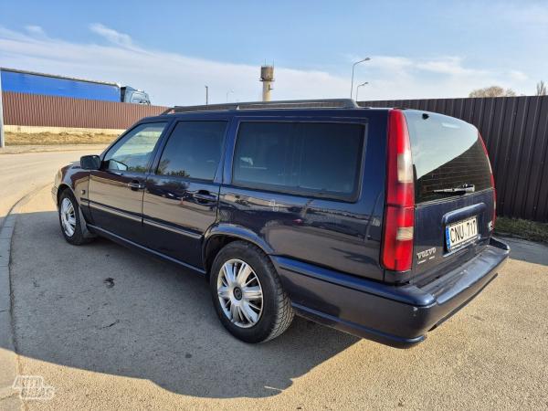 Blue Volvo V70 1998 in Alytus, with an engine capacity of 2.50 L and mileage of 247 thousand km for 850 €, photo 1 on AUTOMOTO.COM.LV