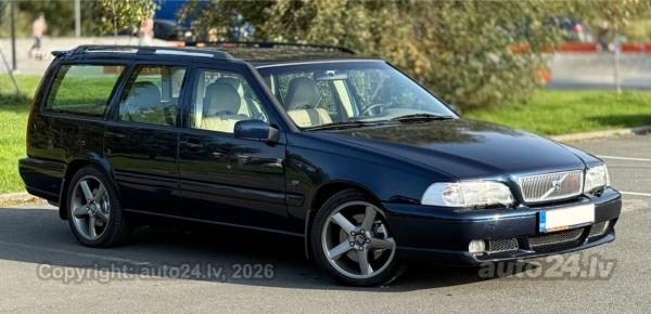 Blue Volvo V70 1998 in Tallinn, with an engine capacity of 2.30 L and mileage of 218 thousand km for 9999 €, photo 1 on AUTOMOTO.COM.LV