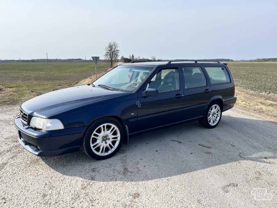 Blue Volvo V70 1998 in Siauliai, with an engine capacity of 2.30 L and mileage of 300 thousand km for 4500 €, photo 4 on AUTOMOTO.COM.LV