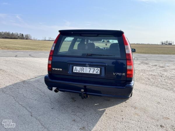 Blue Volvo V70 1998 in Siauliai, with an engine capacity of 2.30 L and mileage of 300 thousand km for 4500 €, photo 5 on AUTOMOTO.COM.LV