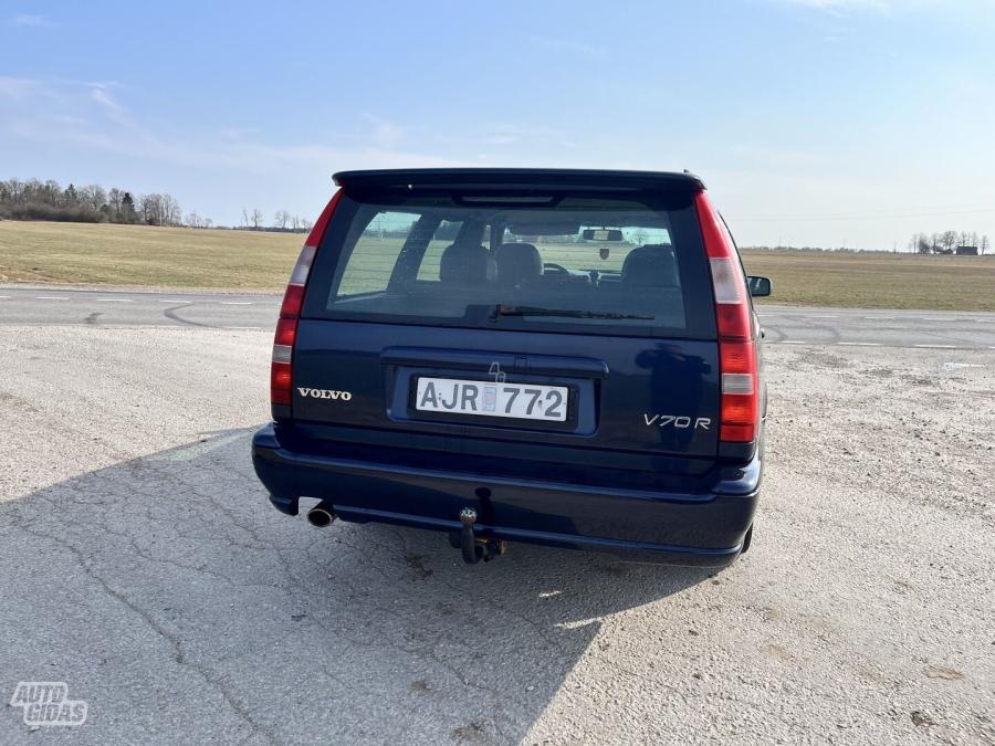 Blue Volvo V70 1998 in Siauliai, with an engine capacity of 2.30 L and mileage of 300 thousand km for 4500 €, photo 6 on AUTOMOTO.COM.LV